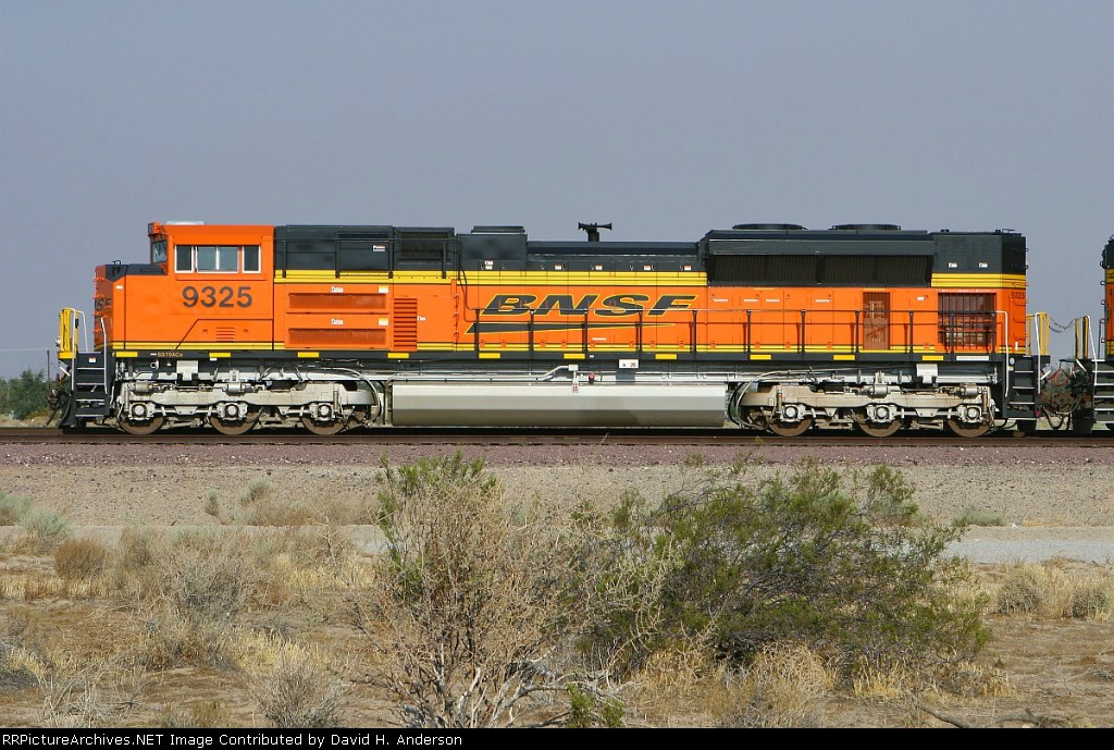 BNSF 9325